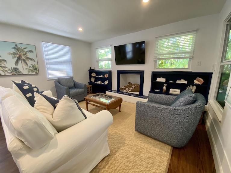 Home W/bikes Steps Away From Intracoastal & Downtown - Palm Beach Zoo, West Palm Beach