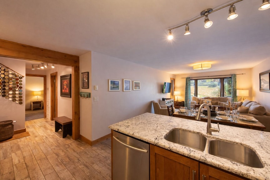 Main Street | Walk To Shopping | Private Balcony - Deer Valley, UT