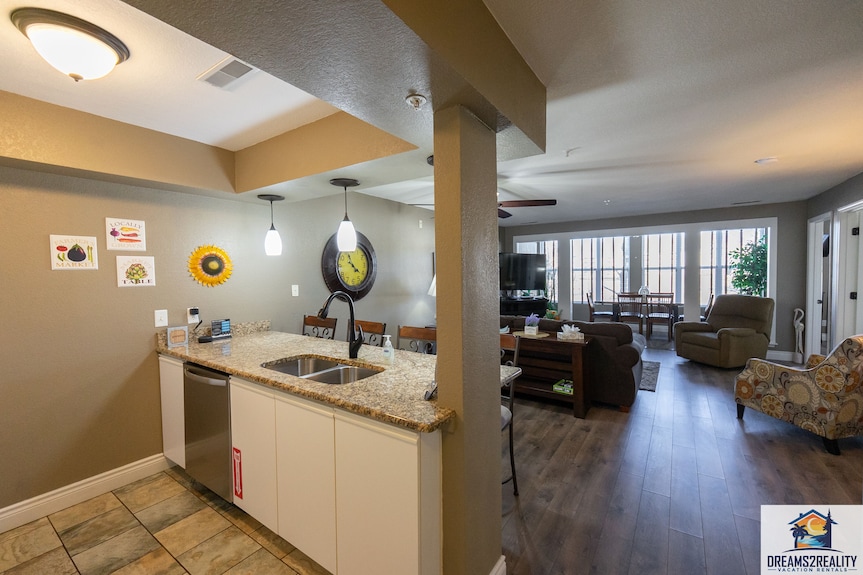 93 평방 미터 콘도 ∙ 침실 2개 ∙ 게스트 8명 - 브랜슨