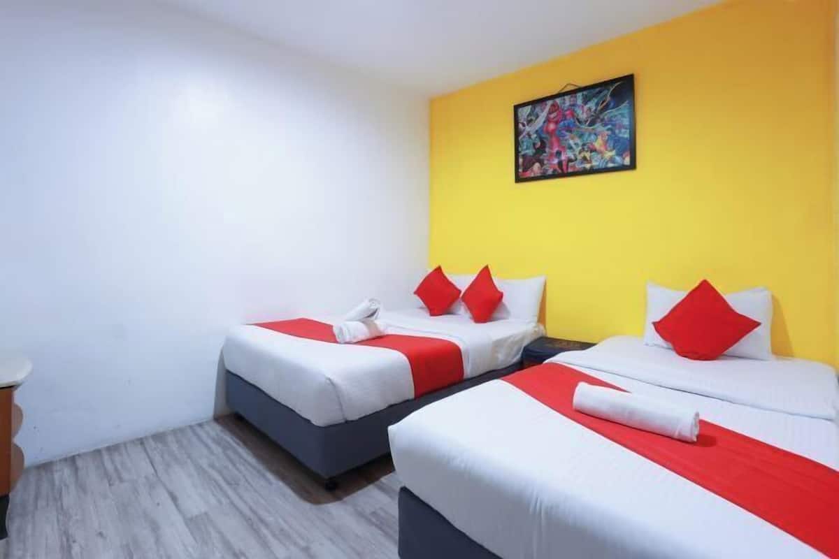 Roupas de cama premium, frigobar, escrivaninha