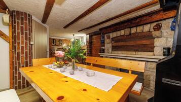 Villa | Restaurantes