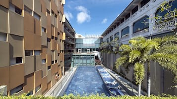 1 quarto, cofres nos quartos, escrivaninha