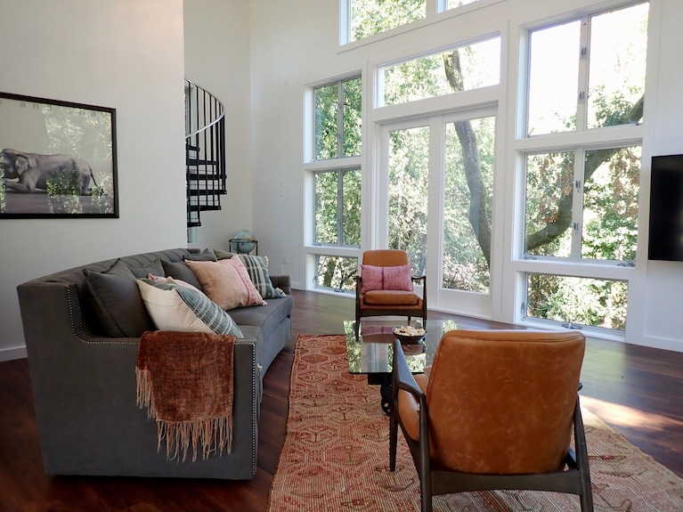 The Musician’s Cottage! Soaring Ceilings, Gardens! - Mill Valley