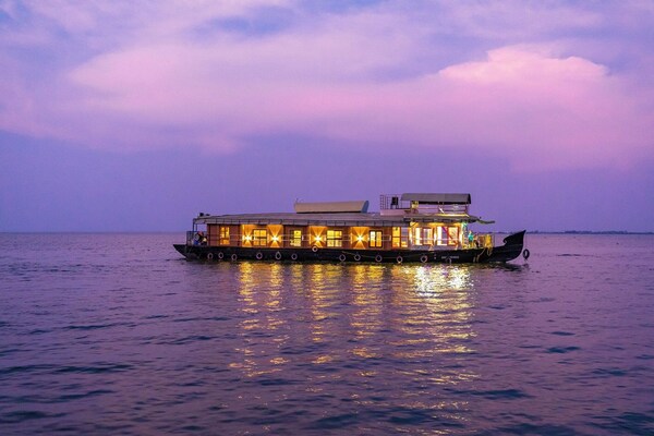 Coco Houseboat - Alappuzha