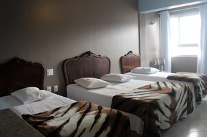 Quarto Quádruplo Económico, 1 quarto | Wi-fi grátis, roupa de cama fornecida 