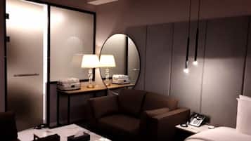 Quarto Duplo Premium | Com decoração personalizada, com mobília individualizada, secretária