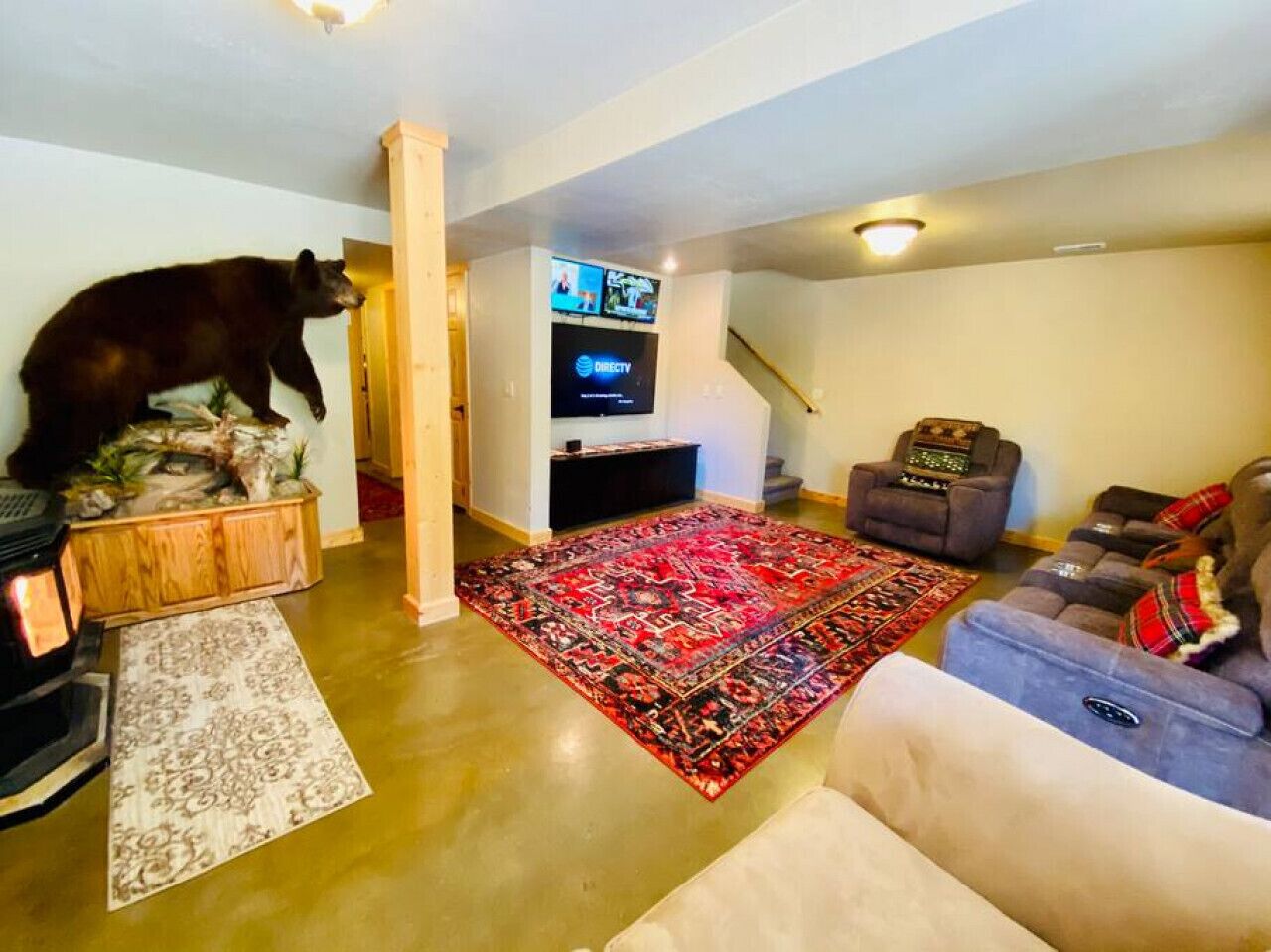 Relaxing 5 Bedroom Log Cabin With Large Backyard - Donnelly, ID