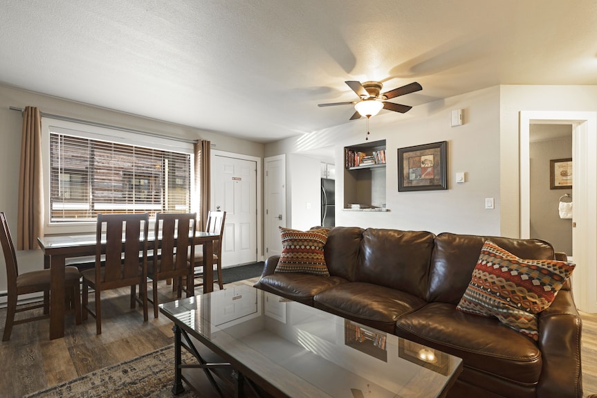 Spectacular Condo In Downtown Whitefish, Close To Glacier Park, Skiing And Golf - Montana