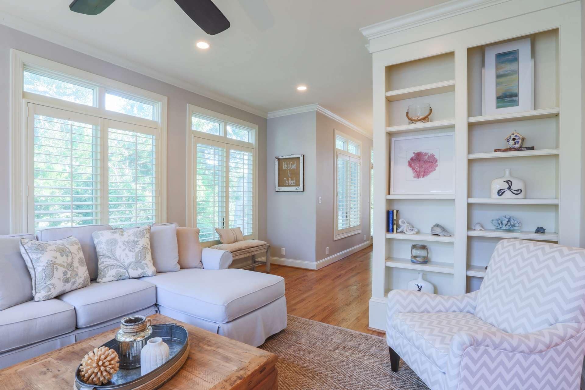 Beautifully Renovated Beach Home Great For Kids & Families; 5 Minute Walk To Beach; Community Pool - 이슬 오브 팜스