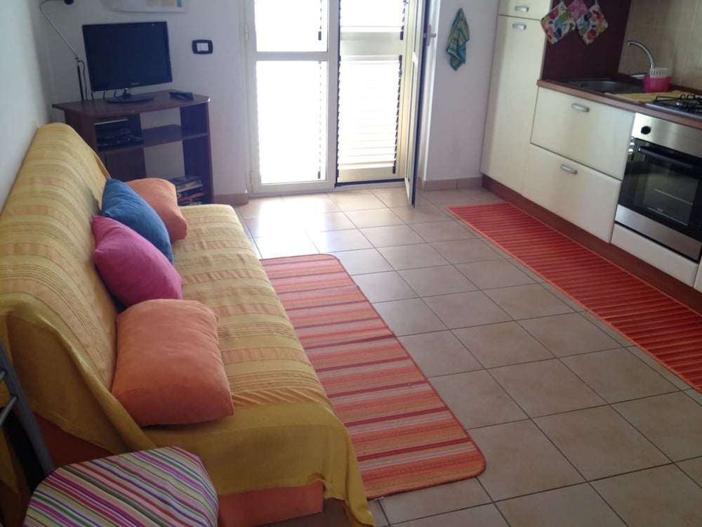 Quaint Little Apt For 4 With Pool - Calabre