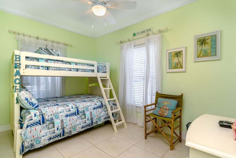 W15 - 3 Bed, 2 Bath Caribbean Bungalow With Dockage - Marathon, FL
