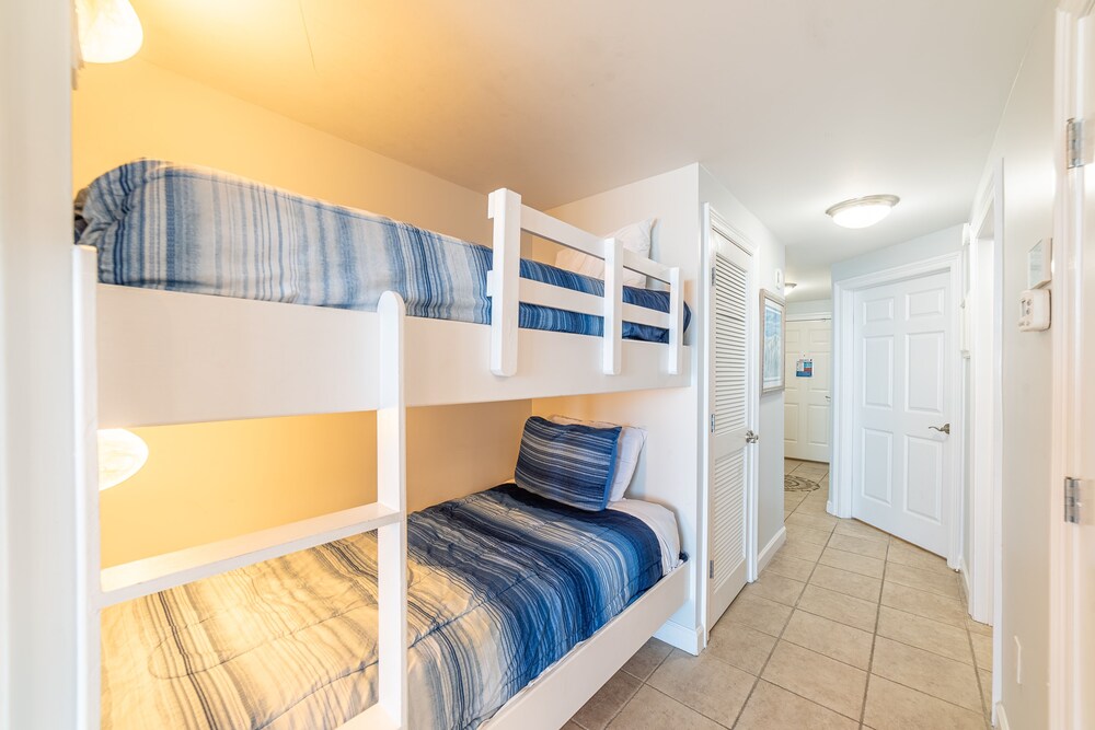 Good Times & Tan Lines-boardwalk 605! Beachfront Sunsets Just For You! - Panama City Beach, FL