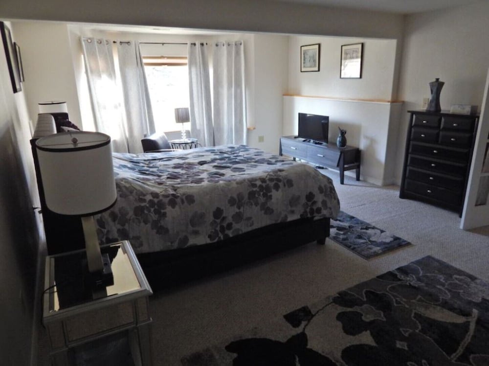 Fully Private 2-bedroom Apartment Near Downtown Fort Collins - Lory State Park, Bellvue