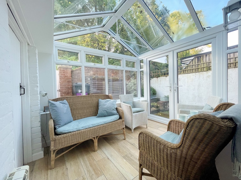 Elm Villa, Pet Friendly, Character Holiday Cottage In Wareham - Corfe Castle