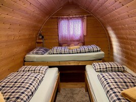 Inn-side adventure cabins | Área de estar