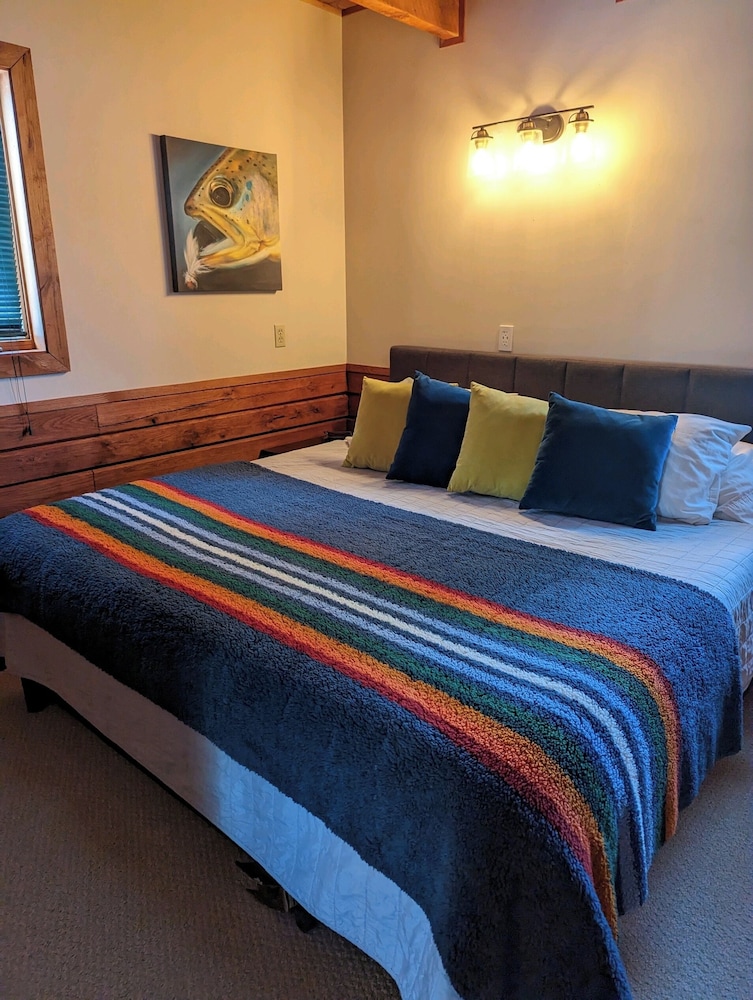 Blackfoot River Retreat, An Unmatched Montana Getaway. - Seeley Lake, MT