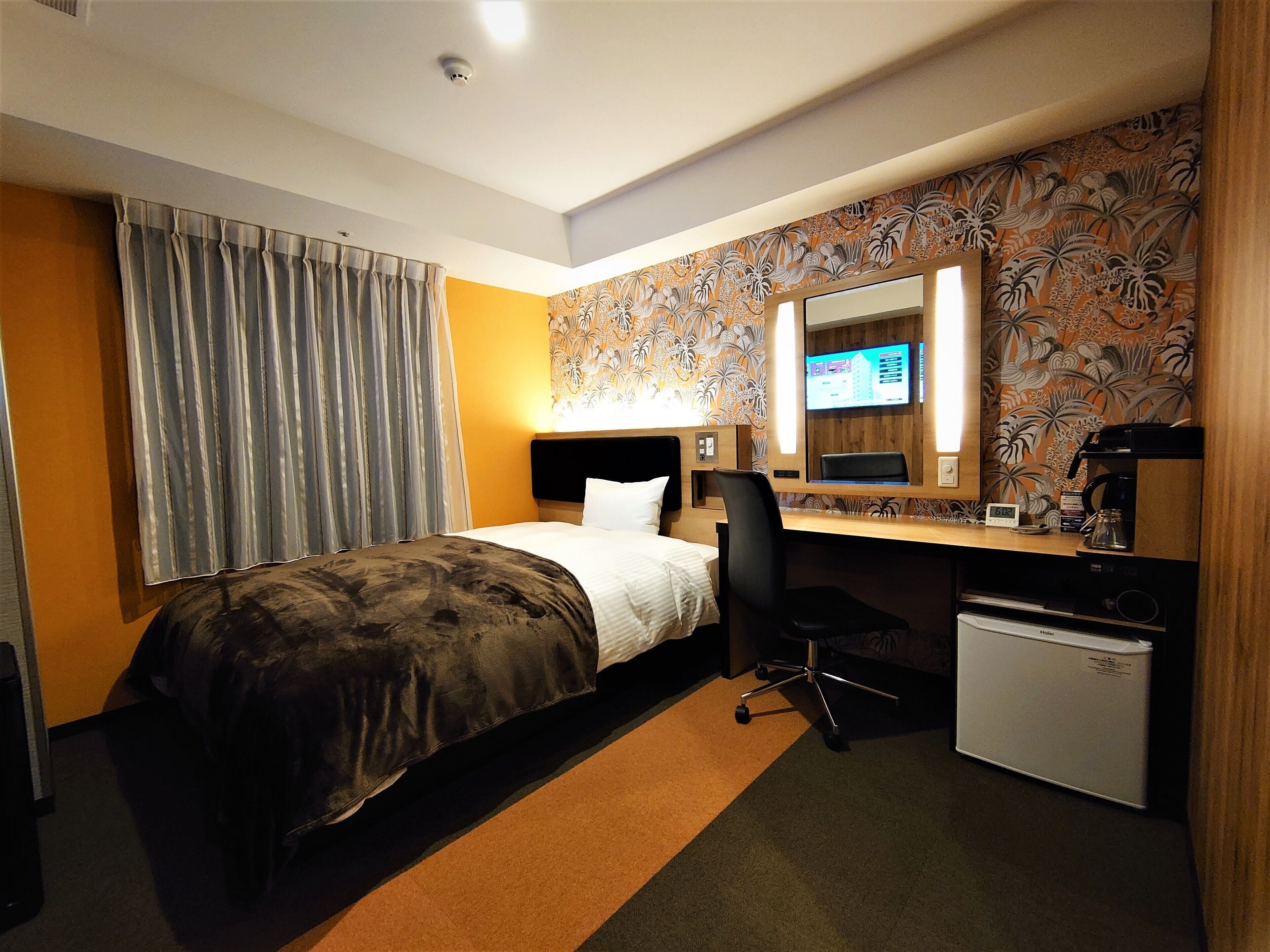 Edredons de pluma, escrivaninha, cortinas blackout, Wi-Fi de cortesia
