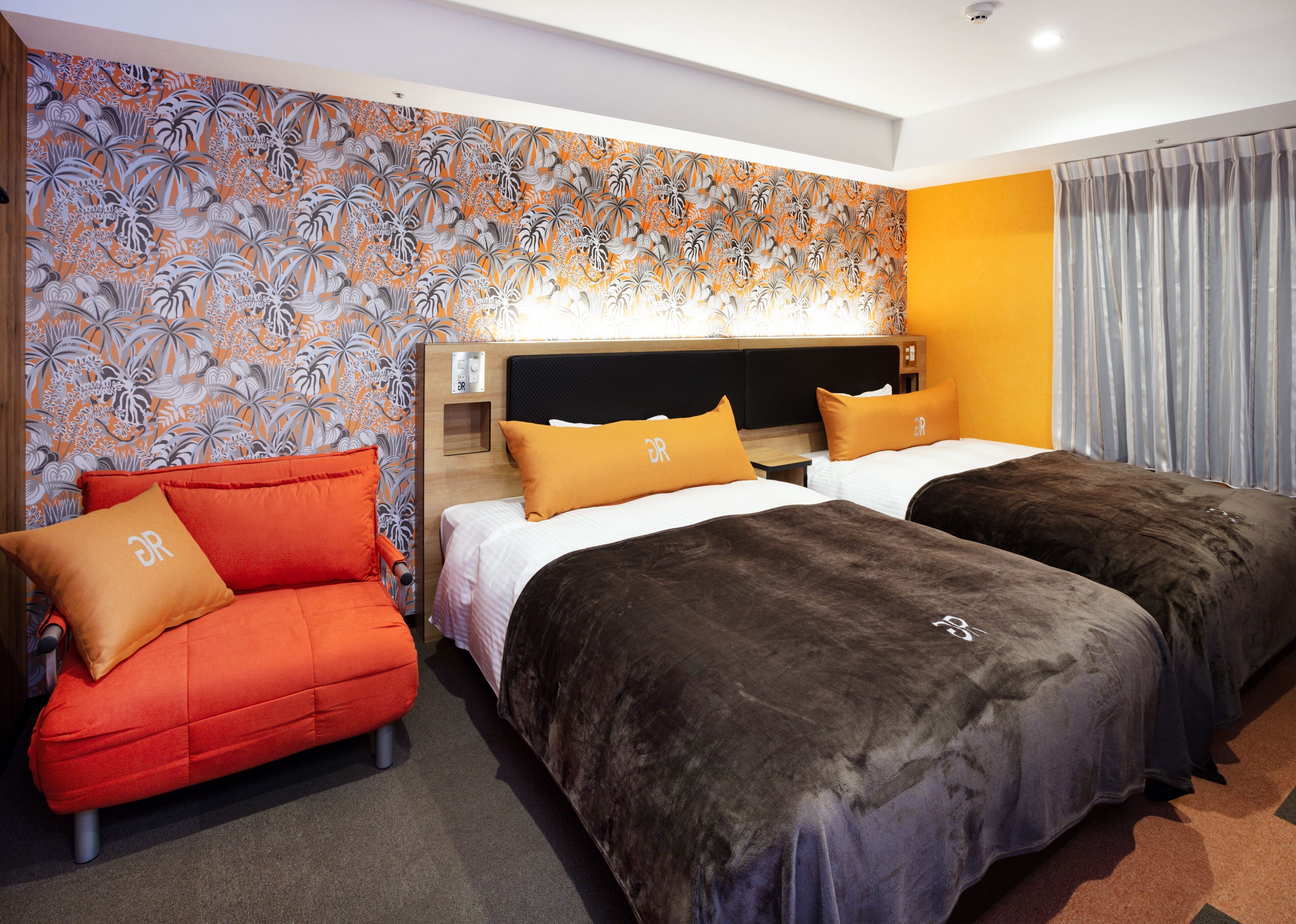 Edredons de pluma, escrivaninha, cortinas blackout, Wi-Fi de cortesia