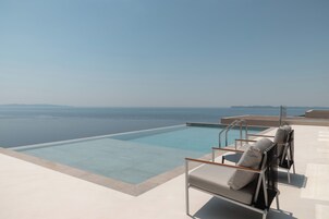 Alon Sevou Master Suite Private Pool Sea View | Vista do quarto