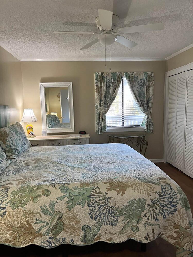 Beautiful 1 Bedroom Condo In Ocean Creek Resort - North Myrtle Beach, SC