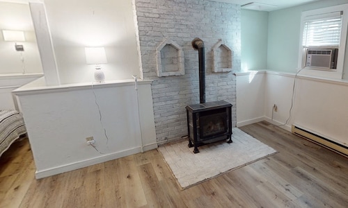 ★ Sunlit Escape: 200 Yards From The Beach! - Barnstable, MA