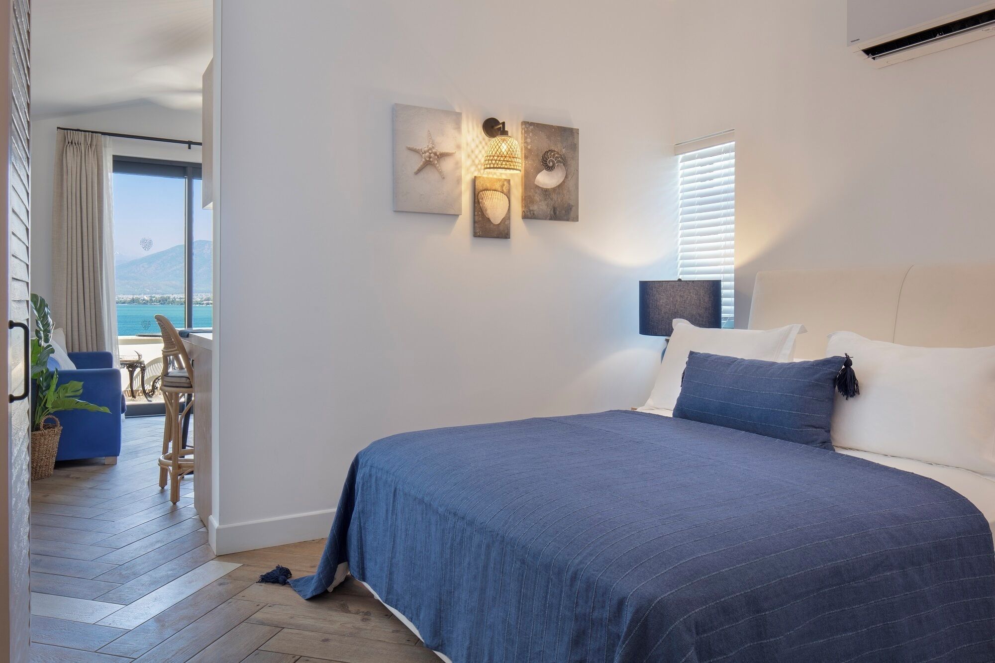 Suíte luxo, 1 quarto, vista para o porto, de frente para o mar | Roupas de cama premium, cofres nos quartos, escrivaninha