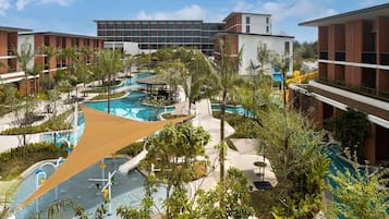 2 piscinas exteriores, guarda-sóis, espreguiçadeiras
