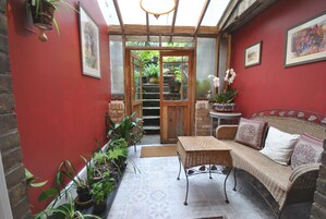 Quarto Duplo Tradicional, 1 cama queen-size, casa de banho anexa, vista para o jardim | Vista para o jardim