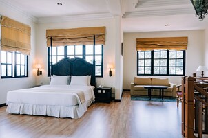 Cobertura (Suite - Bathtub) | Roupas de cama premium, frigobar, cofres nos quartos, escrivaninha