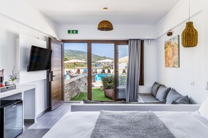 Quarto júnior, vista para a piscina | Roupas de cama de algodão egípcio, roupas de cama premium