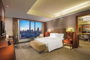 Suite Executiva, 1 cama king-size, acesso ao Club Lounge | Roupa de alta qualidade, edredões de penas, minibar, cofre no quarto 