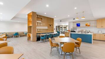 Café da manhã continental grátis todos os dias