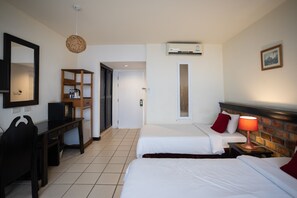 Quarto Standard, 2 camas individuais | Cofre no quarto, Wi-fi grátis, roupa de cama fornecida 