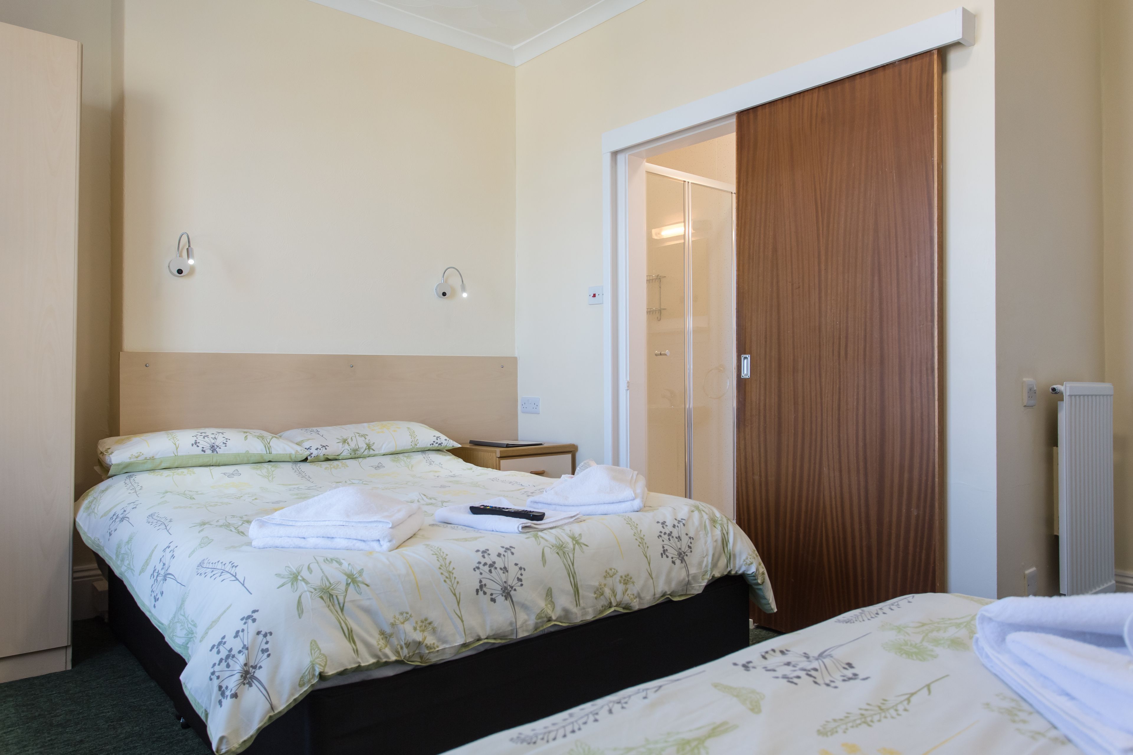 Quarto Familiar | Com decoração personalizada, com mobília individualizada, Wi-fi grátis 