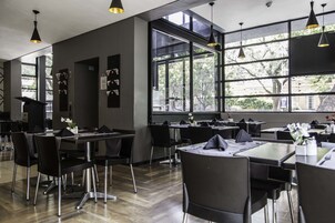 Pequenos-almoços e jantares servidos 