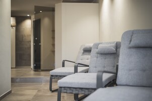 Sauna seca, sauna a vapor