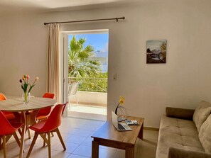 Apartment for 4 people | Área de estar | TV