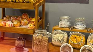 Pequeno-almoço tipo buffet diário (58.00 BRL por pessoa)