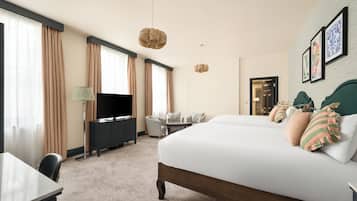 Quarto premium, 2 camas Queen | Frigobar (abastecido com itens grátis), cofres nos quartos, escrivaninha