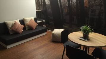 Suite Familiar | Cofre com capacidade para portátil, com decoração personalizada