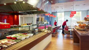 Almoços e jantares servidos