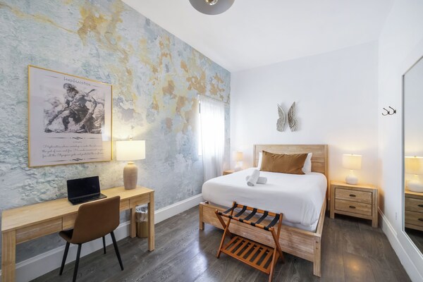 Ithaca Hotel - Miami Beach, FL