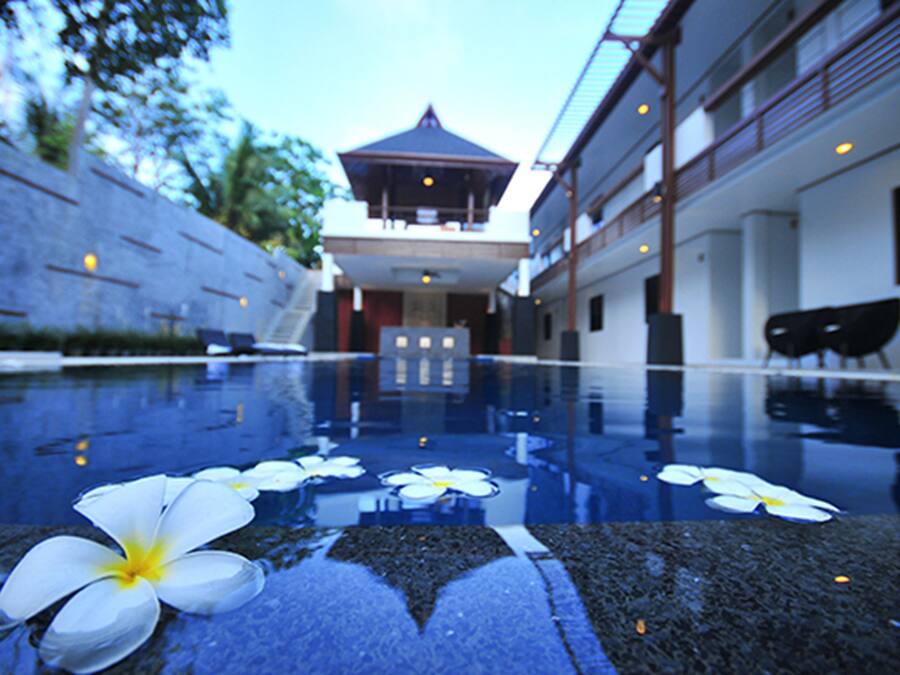 2 piscinas externas, guarda-sóis, espreguiçadeiras