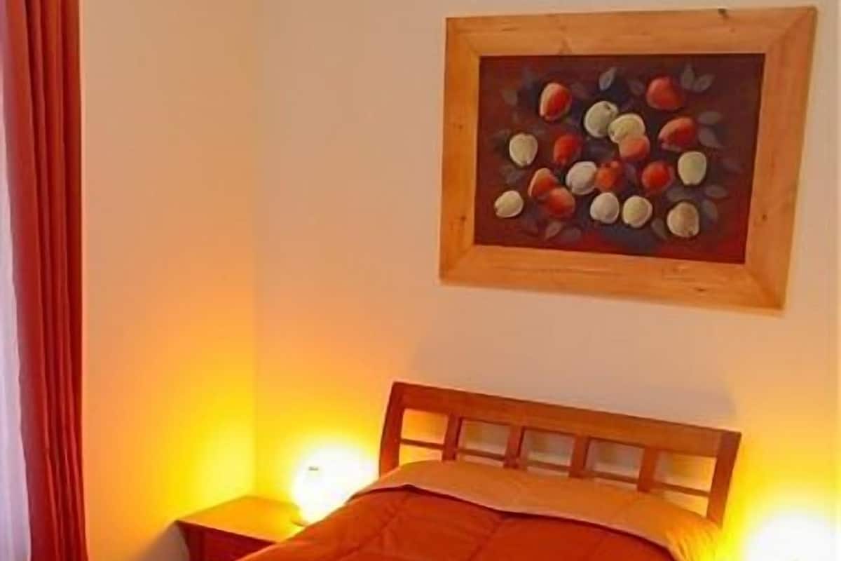 Quarto Individual Standard, 1 cama individual | Cofre no quarto, com decoração personalizada