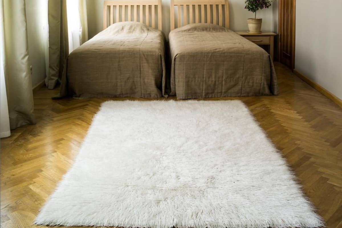 Quarto Twin Standard, 2 camas individuais | Cofre no quarto, com decoração personalizada