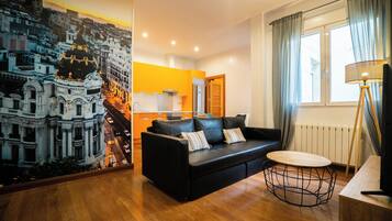 Apartamento, 1 quarto (4 pax) | Área de estar | TV 47 polegadas com canais a cabo