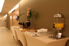 Pequeno-almoço tipo buffet diário incluído 