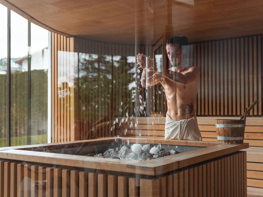 Sala(s) para tratamentos a casais, sauna, banheira de hidromassagem