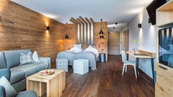 Suite (Dolomit) | Roupa de alta qualidade, minibar, cofre no quarto, Wi-fi grátis