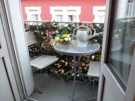 Estúdio clássico, 1 quarto, vista para a cidade | Sacada